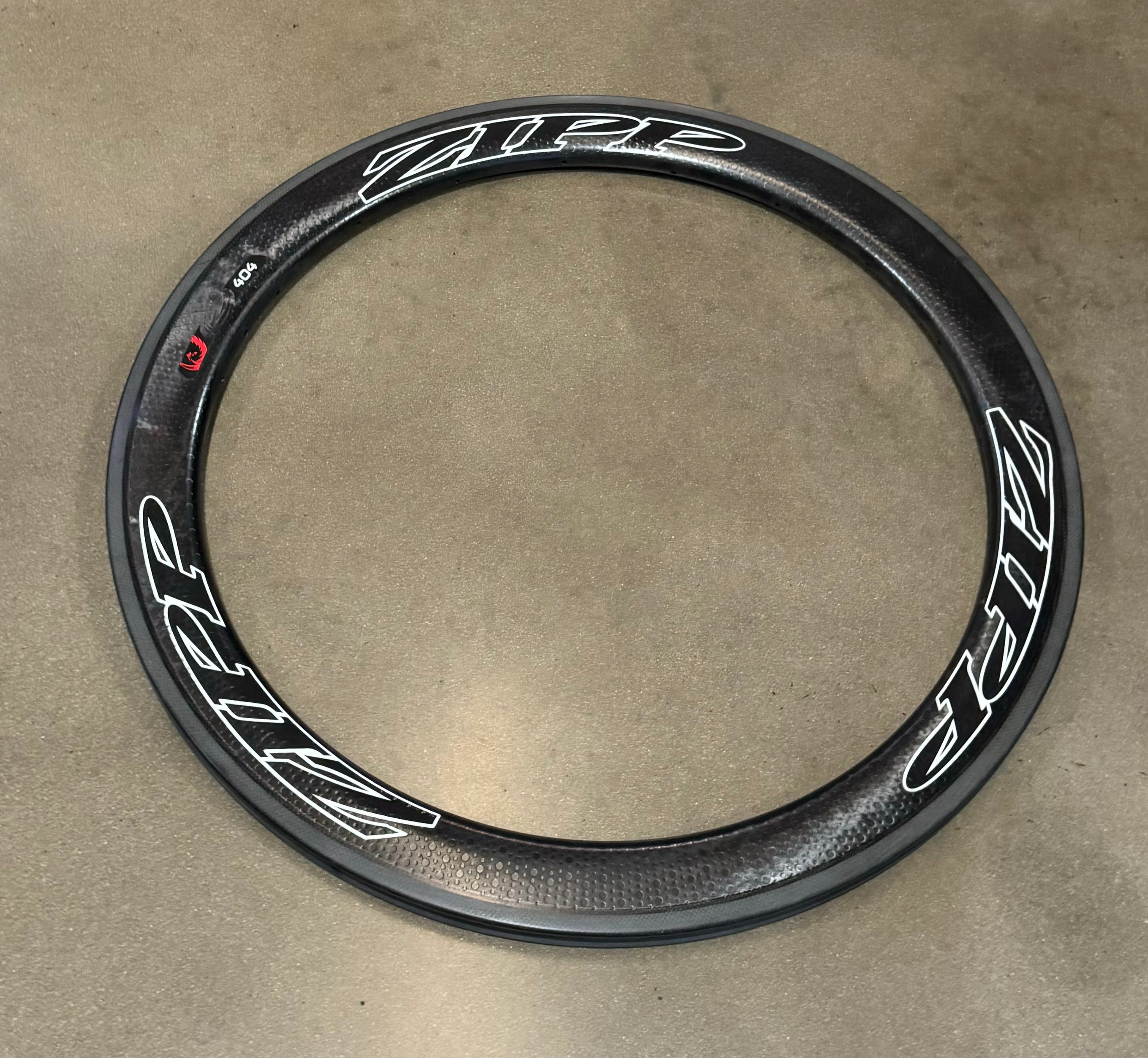 ZIPP RIM 404 TU 20H ASYM BLK – Mackay Cycles